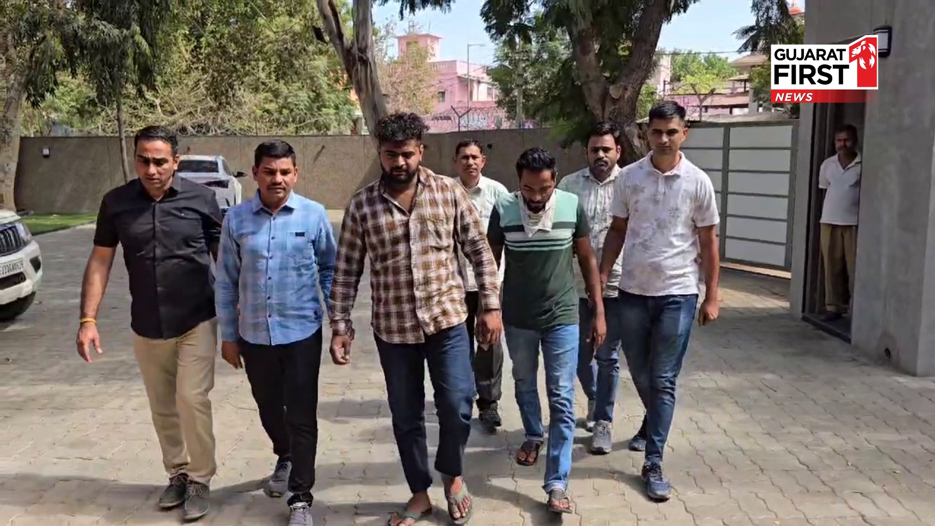 Anand SOG Police: કેમ આણંદમાંથી વારંવાર નકલી માર્કશીટ બનાવી આપતી ગેંગ ...