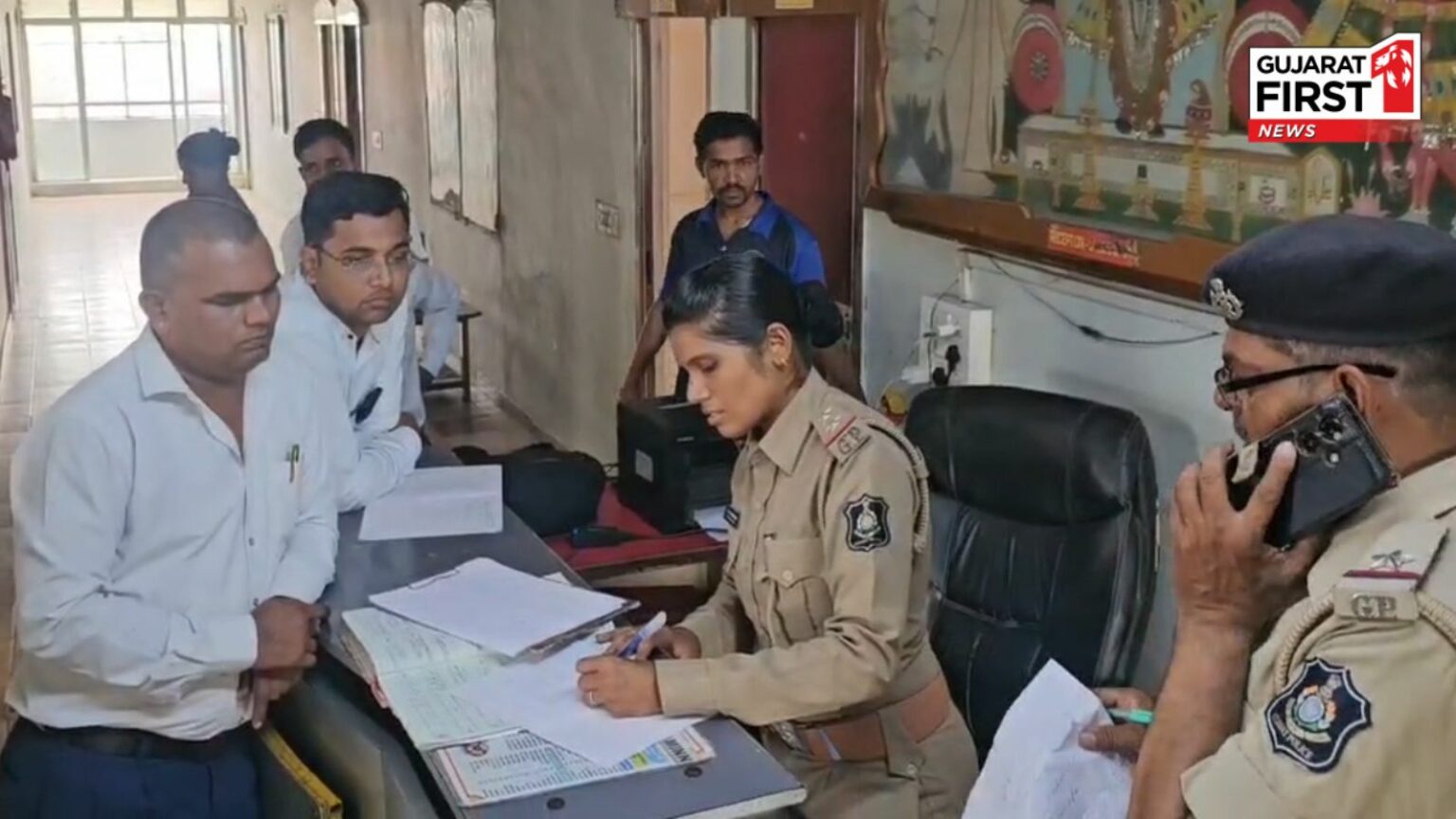 Panchmahal : હાલોલની હોટેલનાં રૂમમાંથી આધેડનો ફાંસો ખાધેલી હાલતમાં ...