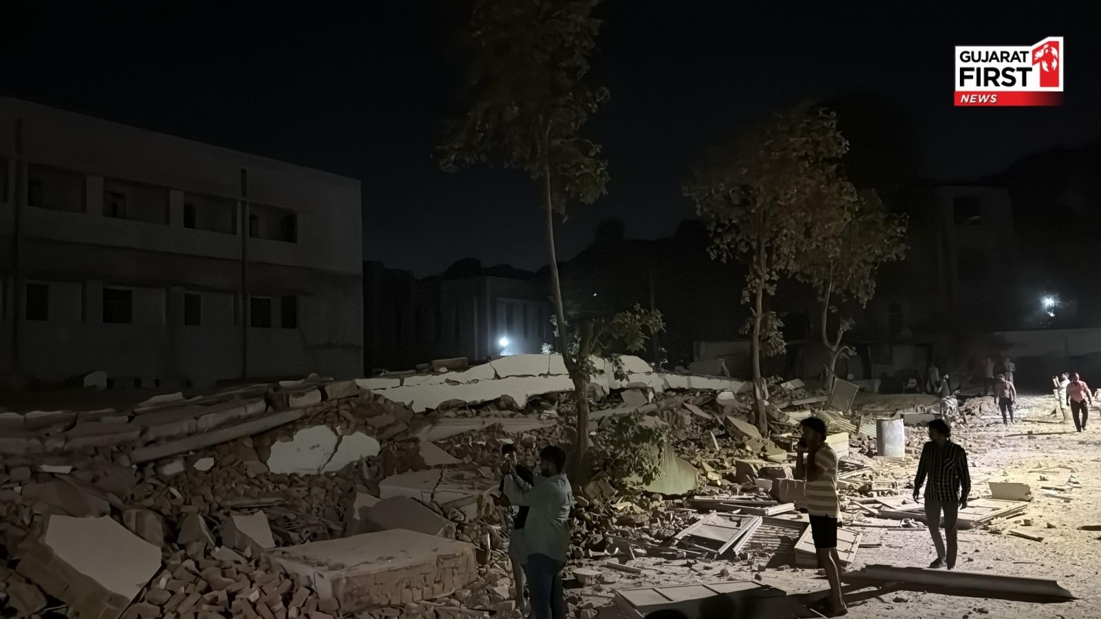 મોડી રાત્રે વિદ્યાનગરમાં મોટી દુર્ઘટના, BBIT College Building Collapse ...